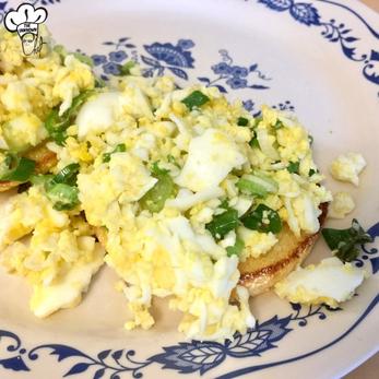 how to cook green onions and eggs