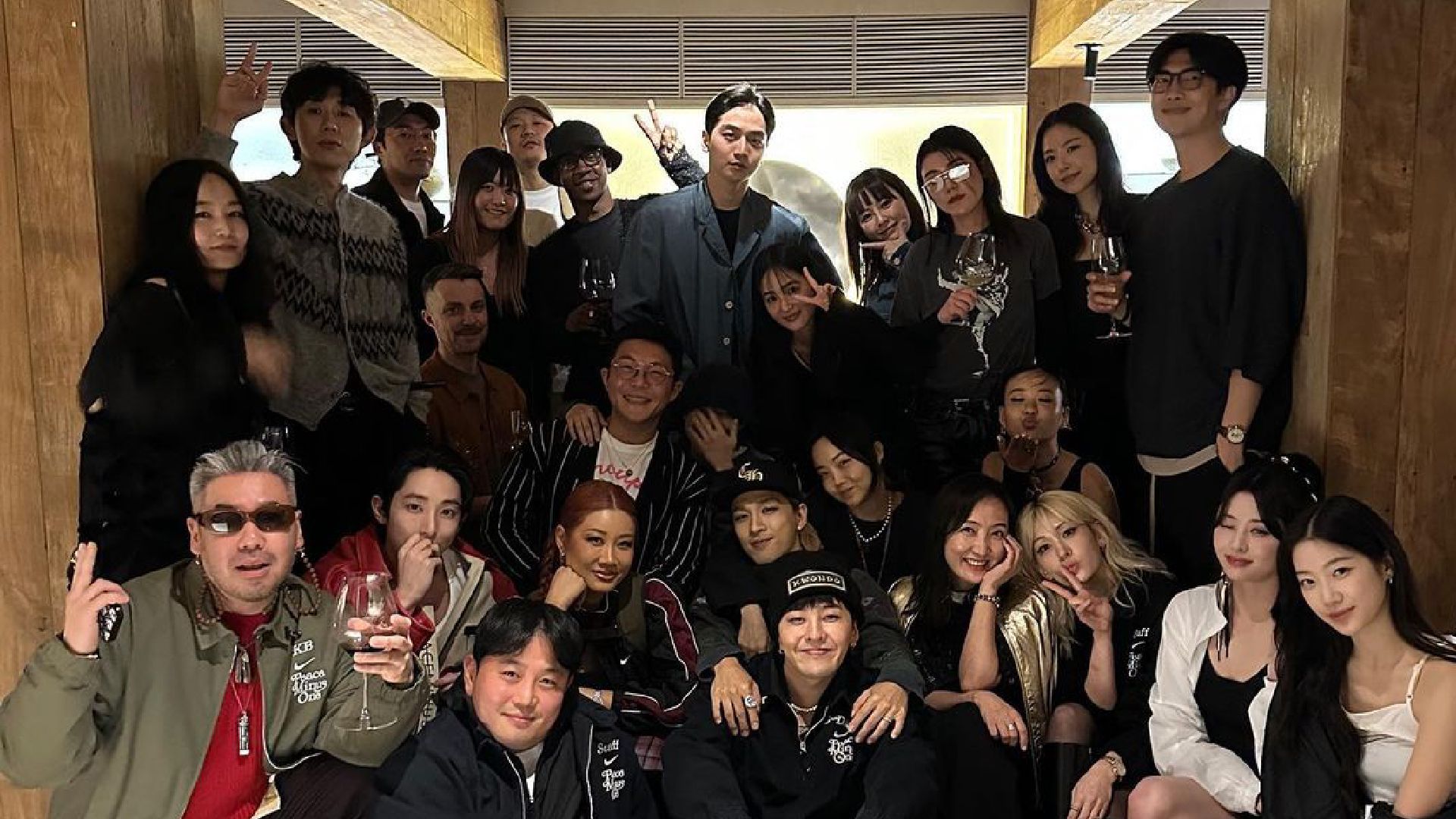 ¡Lluvia de estrellas! BTS, LE SSERAFIM, Taeyang, Somi y más celebran ...