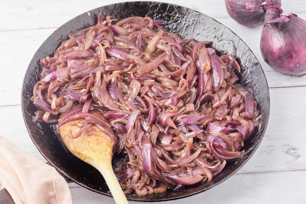 Caramelized Onions - Easy recipe for Sweet Sauteed Onions